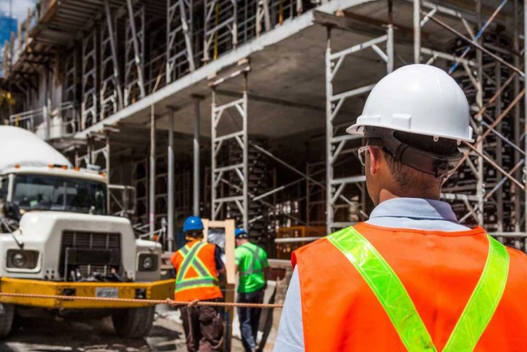 Makna dari 5 Warna Helm Proyek yang Digunakan Pekerja Konstruksi – WIKA ...